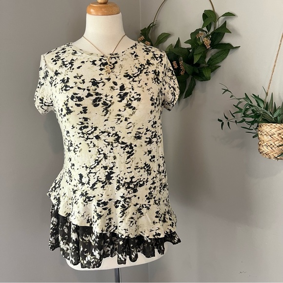 Simply Vera Vera Wang | Tops | Simply Vera Vera Wang Ruffled Bottom ...